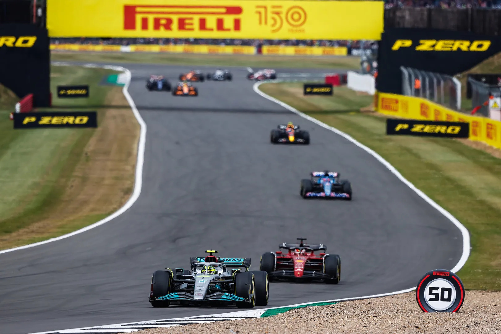 A Silverstone si lavora per offrire una migliore visuale ai fan.