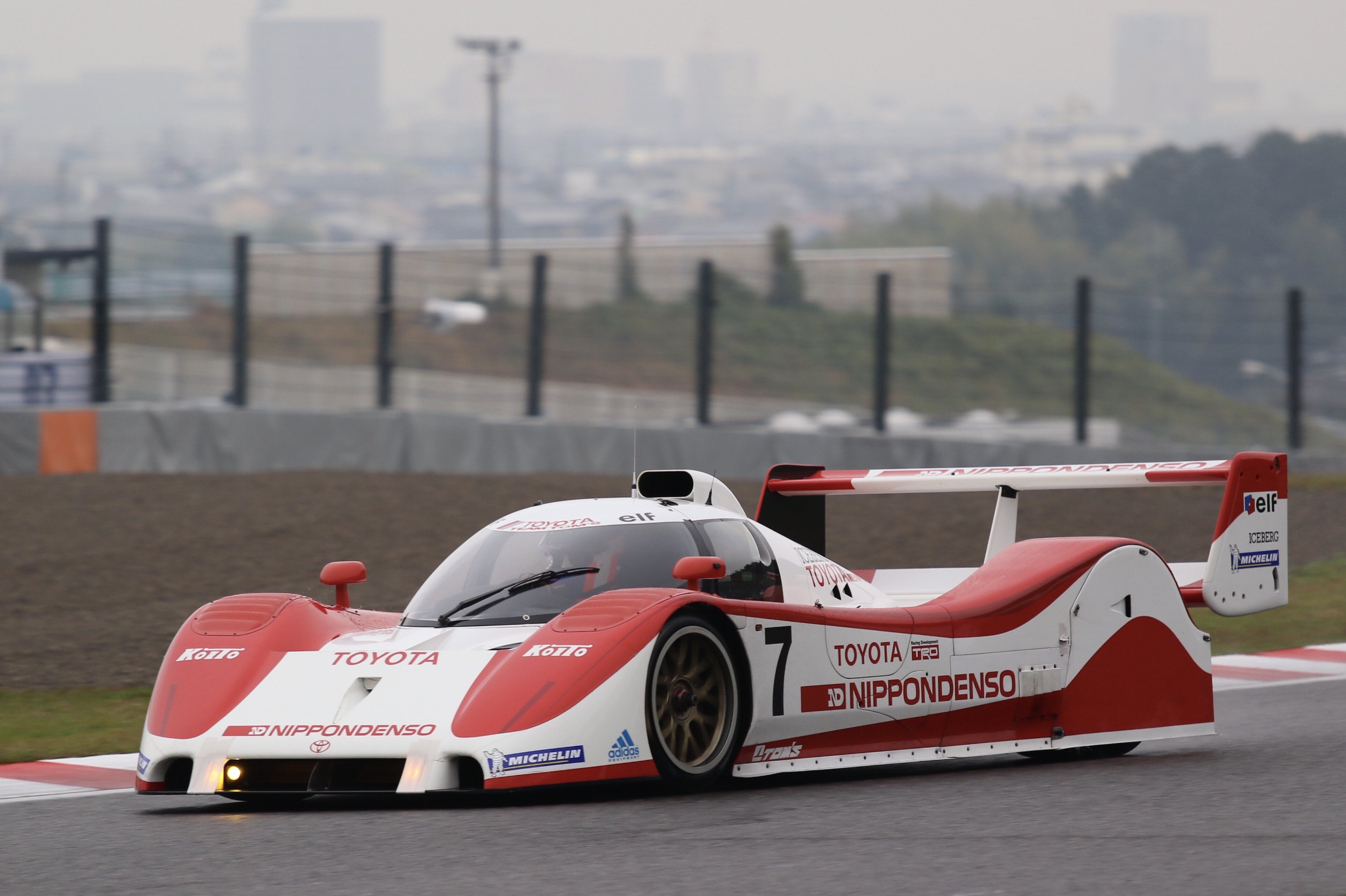 Toyota TS010: la "spacca ossa"