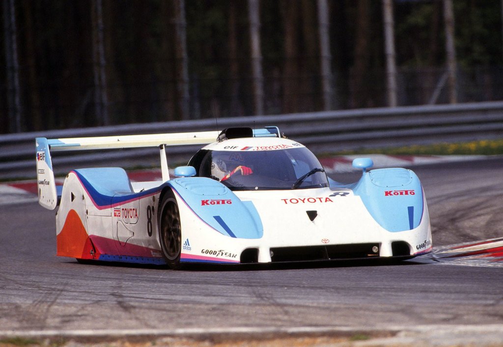 Toyota TS010: la "spacca ossa"