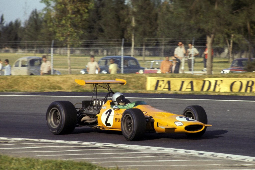 McLaren celebra la leggenda M7A con livrea speciale a Monaco e Barcellona